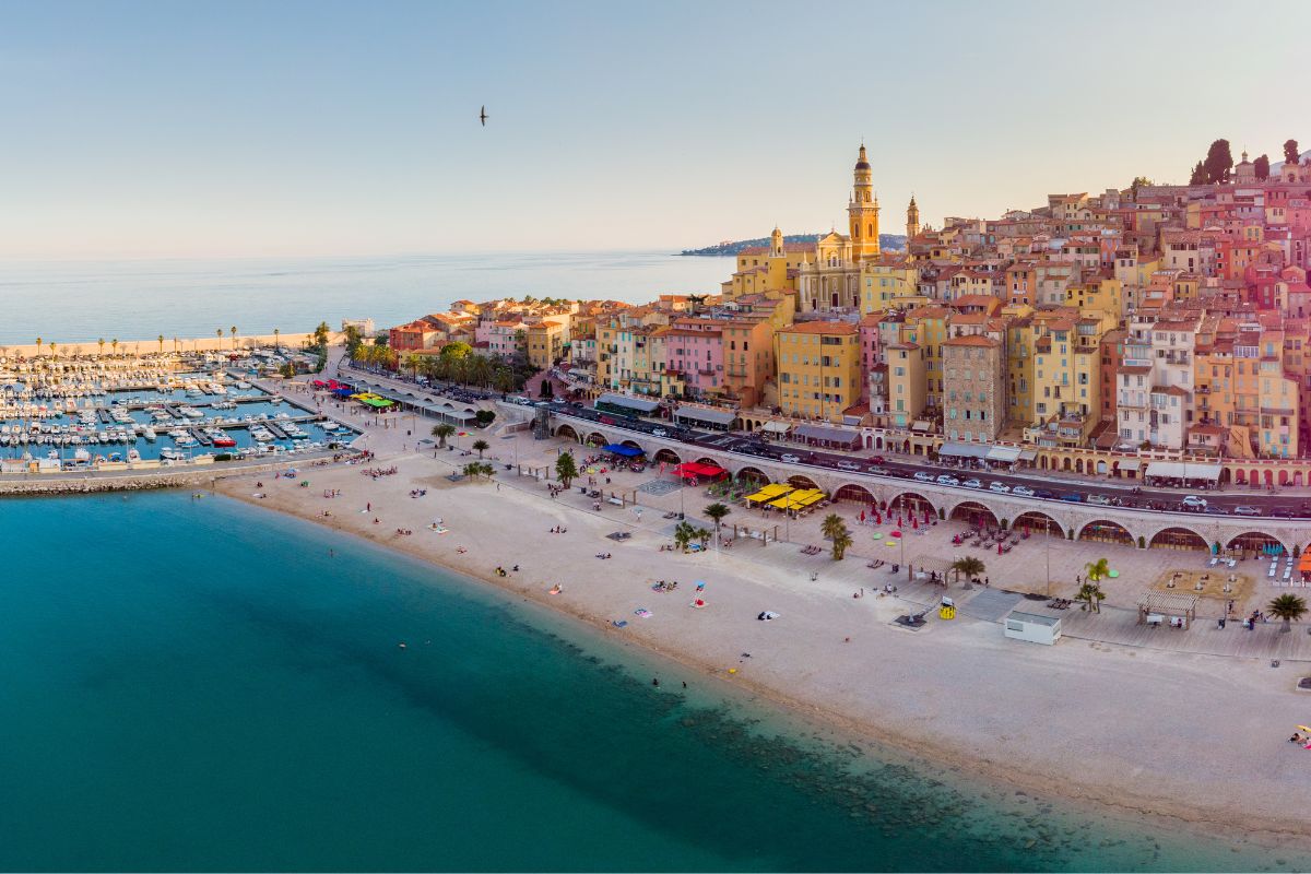 La station balnéaire la plus préservée de la Côte d’Azur, une escapade ...
